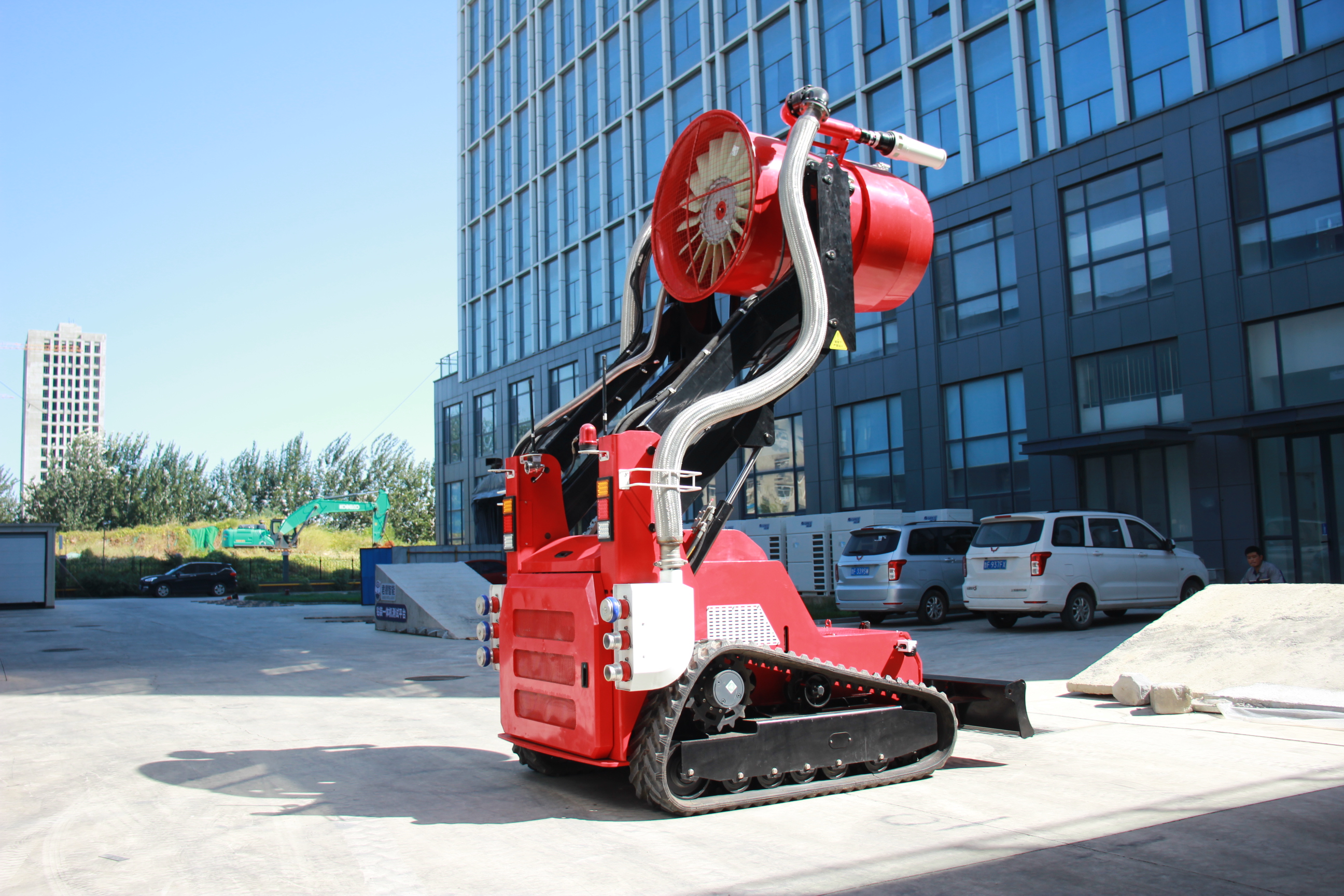 Lifting Smoke Exhaust Fire Fighting Robot RXR-YM100000D from China ...